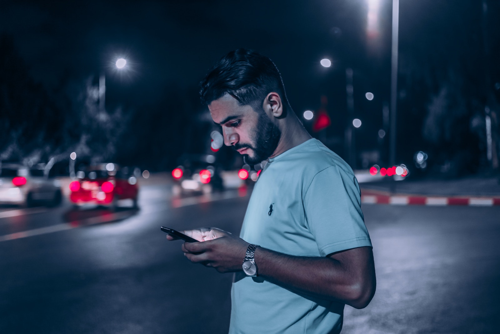 When He Texts You at 3am: Decoding Late Night Messages - Poke Match